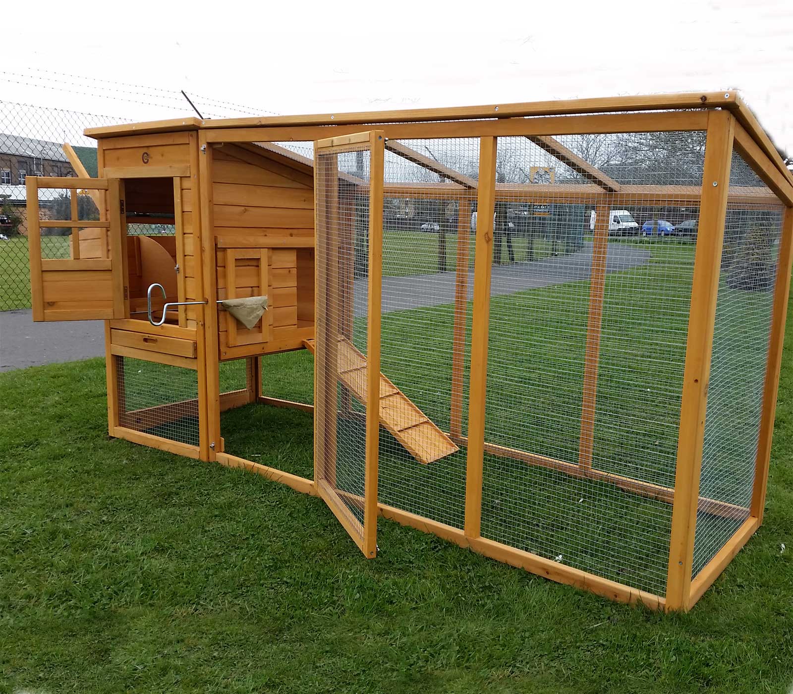The Courtyard Chicken Coop - Coops & Hutches UK