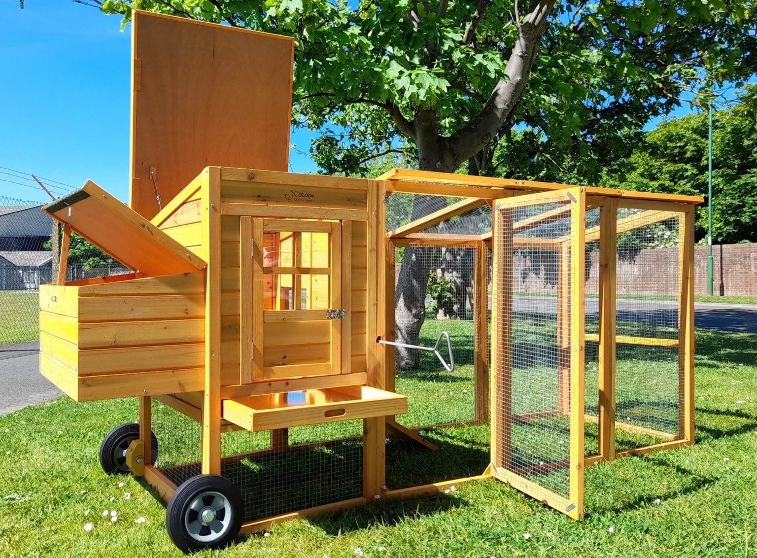 The Courtyard Portable Chicken Coop - Coops & Hutches UK