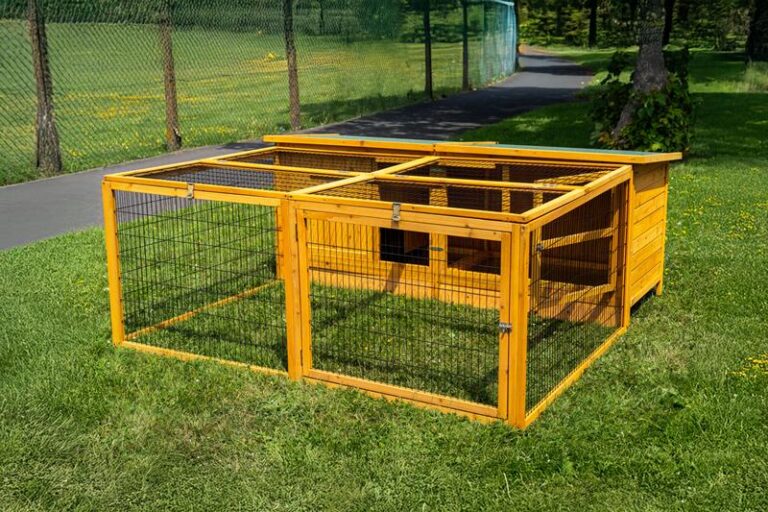 Thumper Natural XL Rabbit Hutch with Run - Coops & Hutches UK